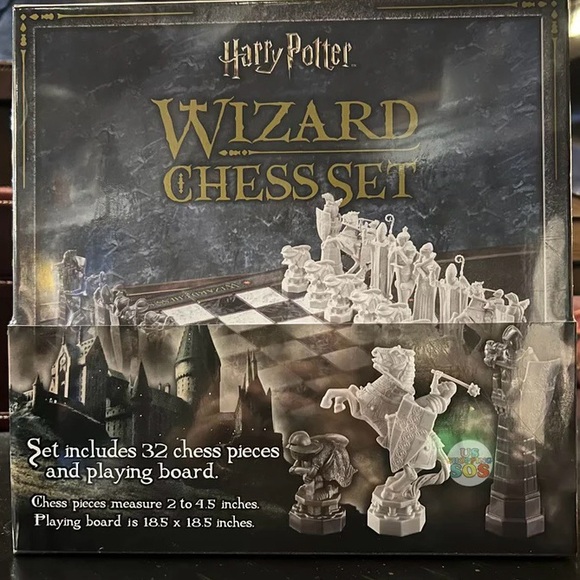 Wizarding World | Games | Warner Bros Wizard Chess Set Black And White ...